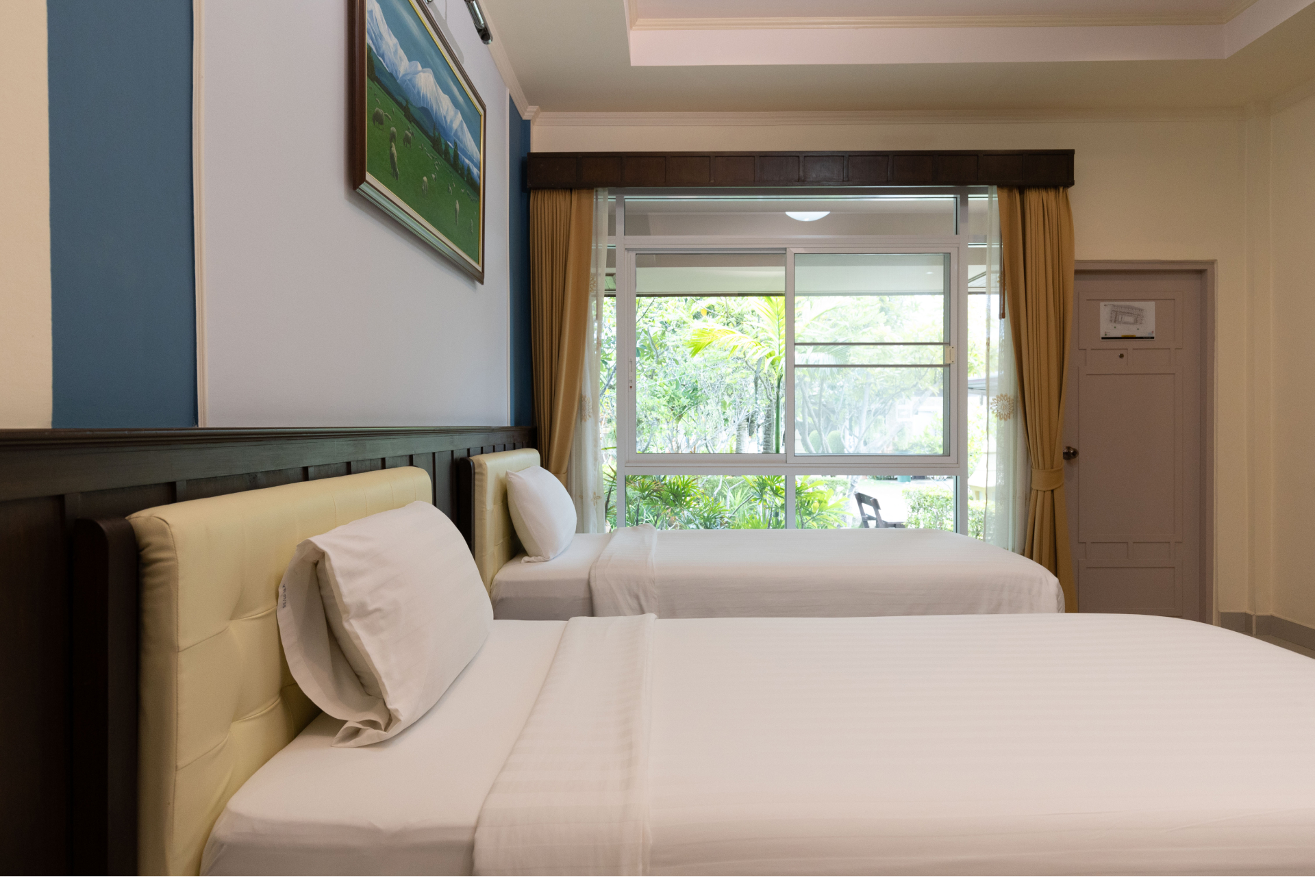 Superior Twin Garden View | Villa Wanida Garden Resort Pattaya