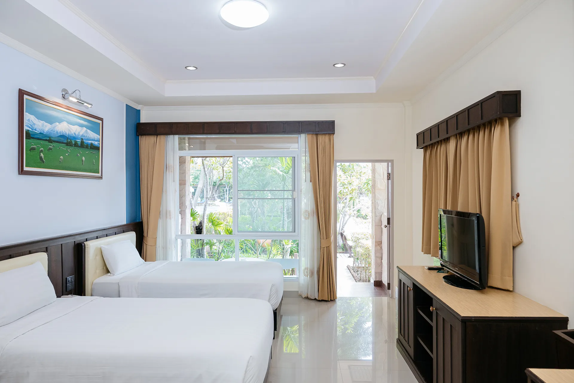 Superior Twin Garden View | Villa Wanida Garden Resort Pattaya